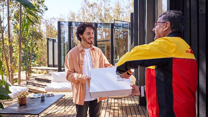 DHL SERVICEPOINT | Express package abroad, online shipping calculation