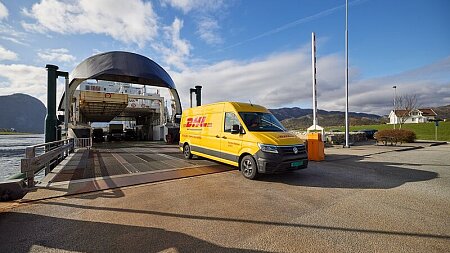 DHL SERVICEPOINT | Express package abroad, online shipping calculation